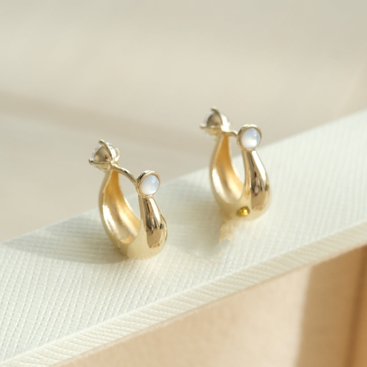 Bold two way hoop | Uno.London | UNO.LONDON