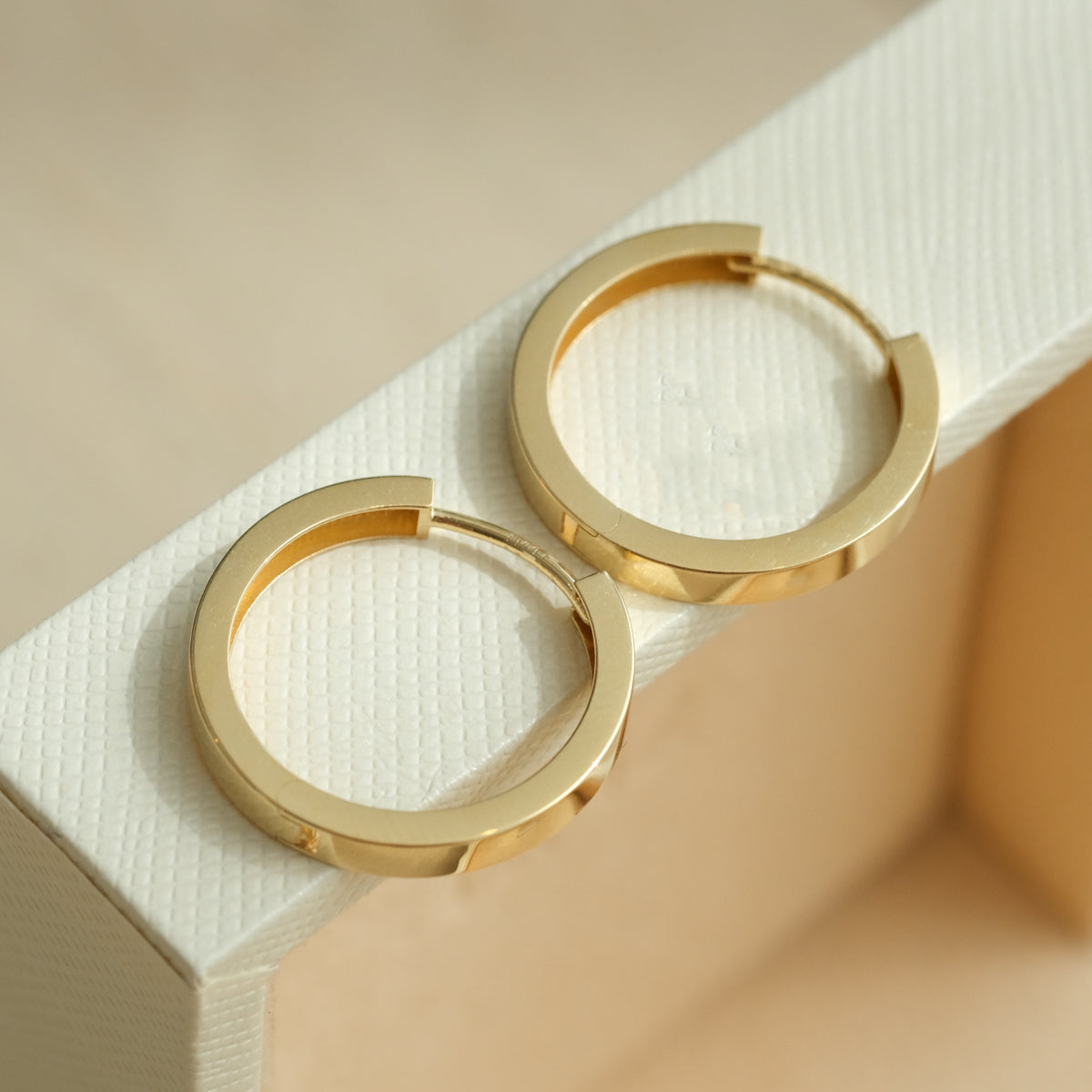 Large Classic Hoop | Uno.London | UNO.LONDON